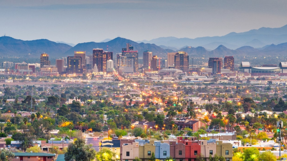 Phoenix Bat Cave: How & When To See Arizona's Famous Bats