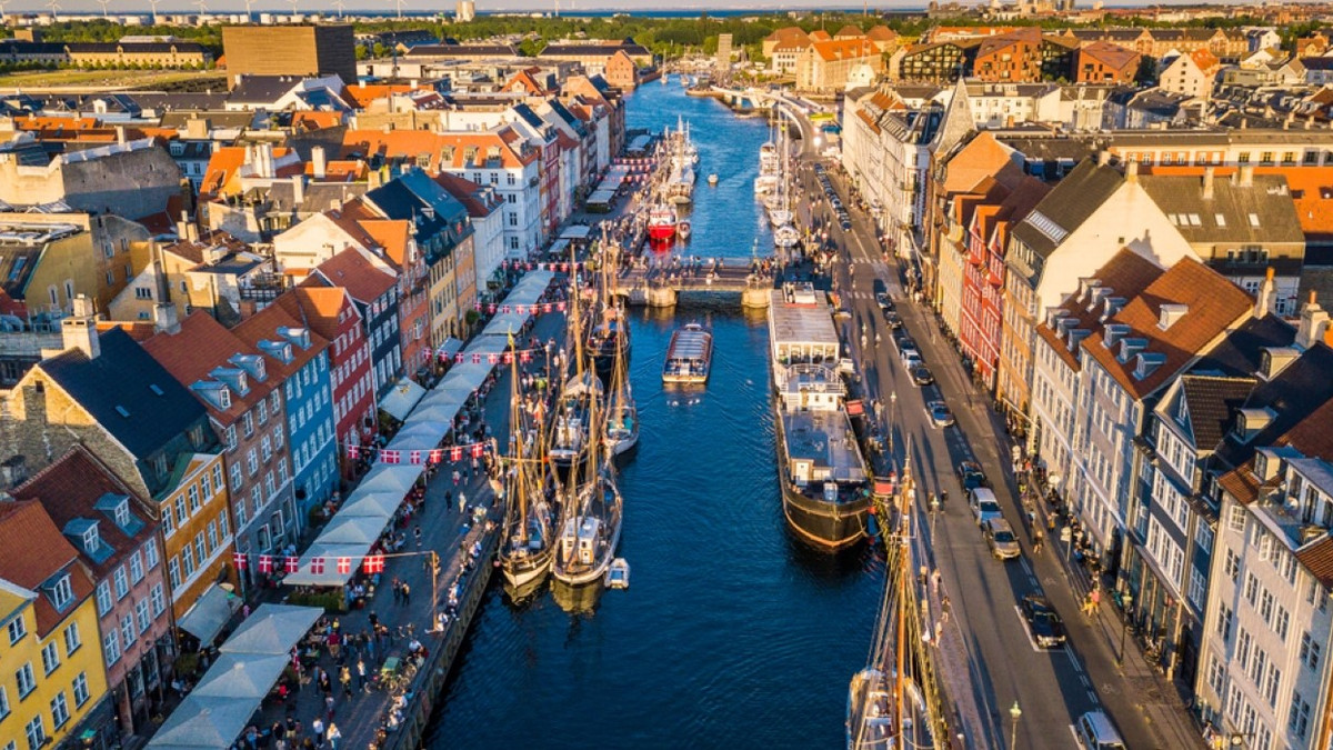 14 Cities Abroad That Are Perfect For Beginner Travelers