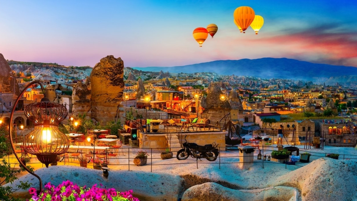 Experience This Unique Hot Air Balloon Ride In Turkey's Cappadocia