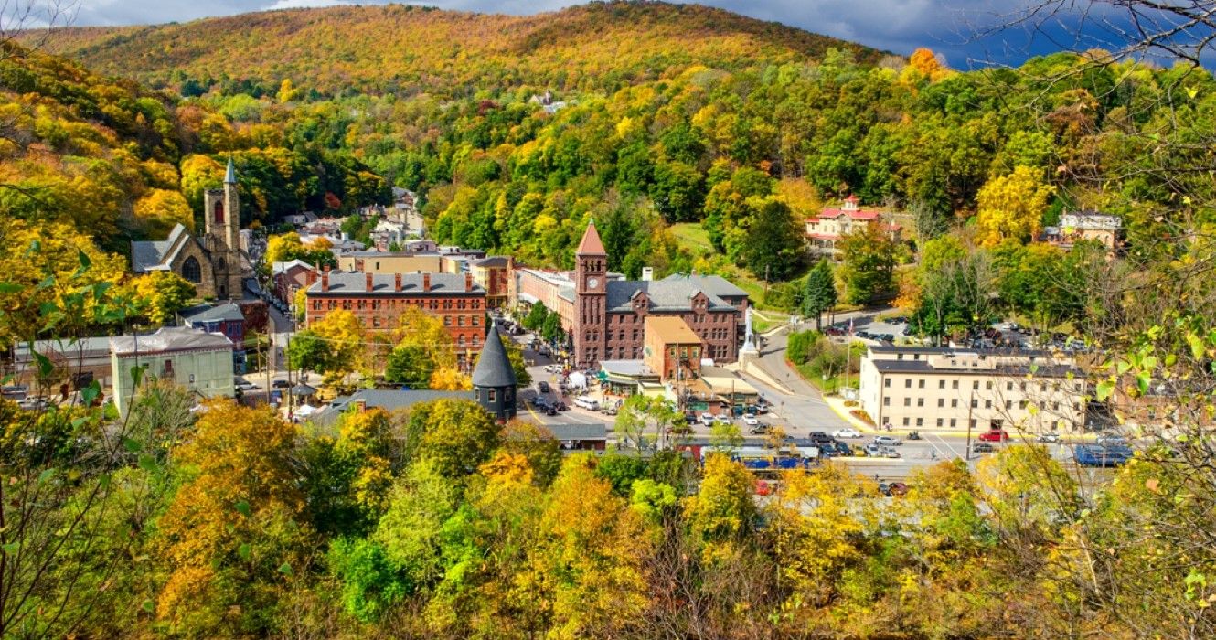 These Are The 10 Most Gorgeous Pennsylvania Towns To Visit In Fall