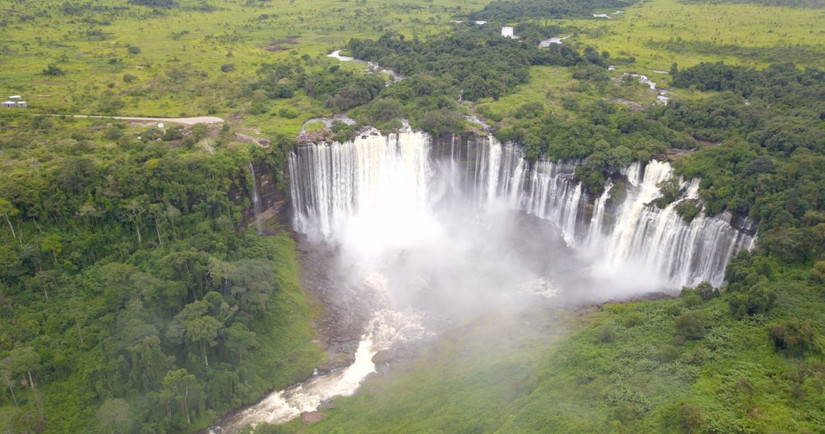 This Massive Waterfall In Africa Is One Of The Largest & Yet Almost ...