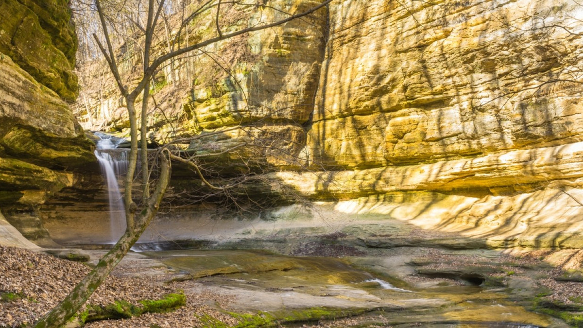 It'll Take This Long To Hike Starved Rock & Here's What To Know
