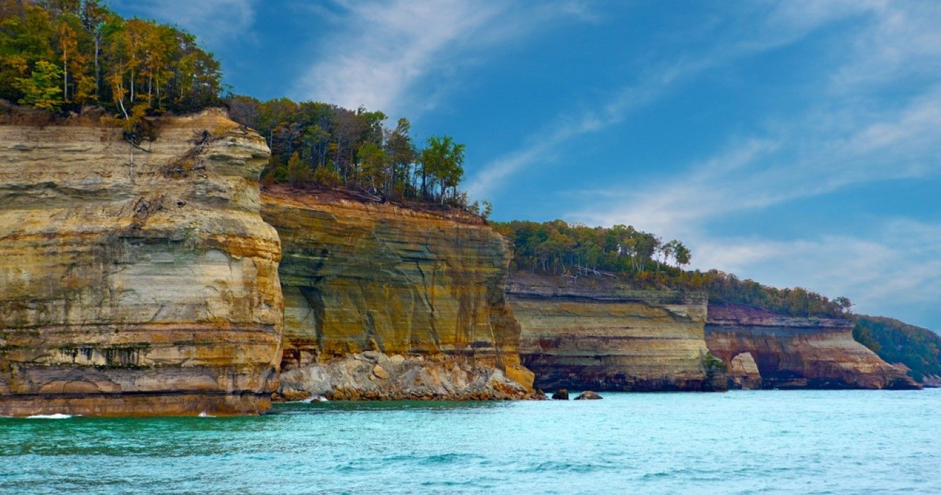 This Is The Best Time To See Pictured Rocks, Michigan