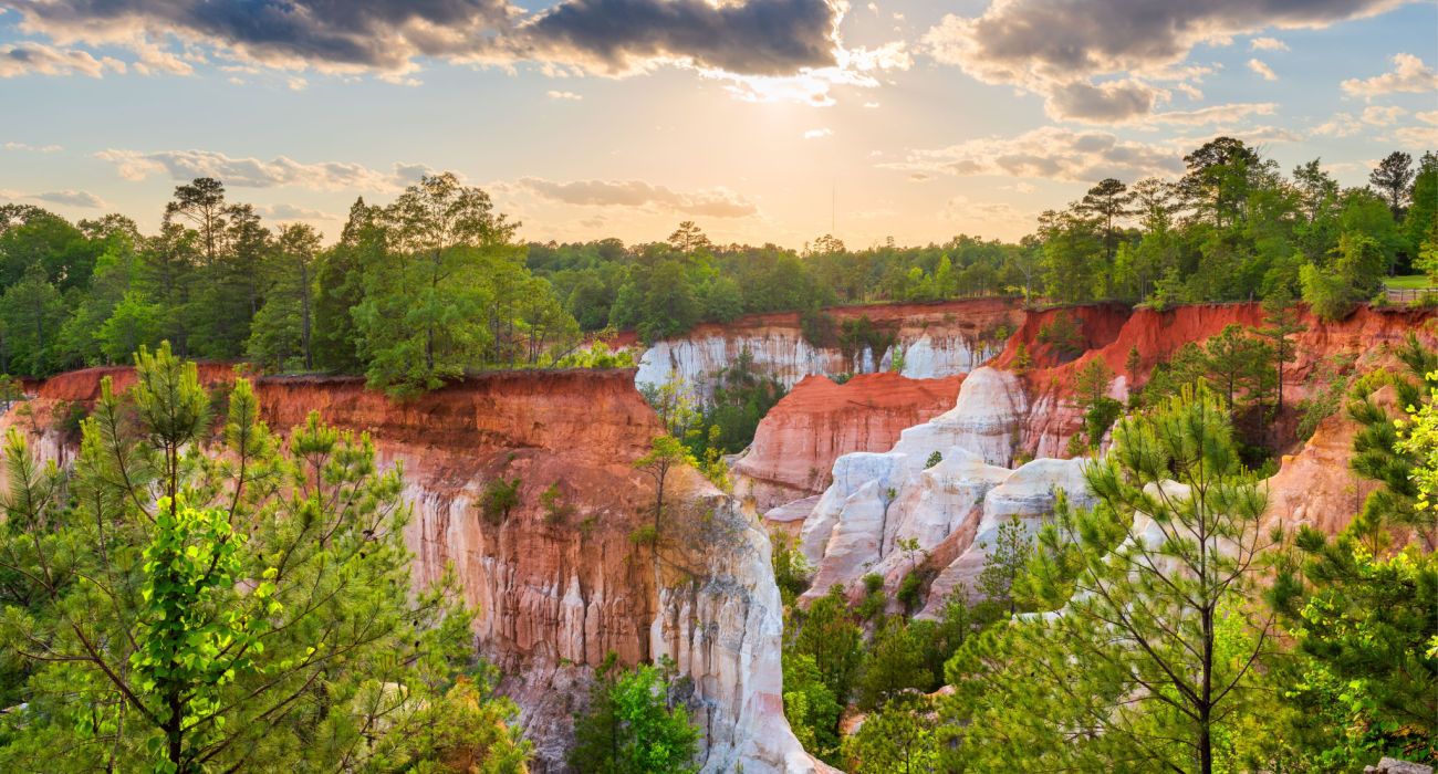 This Mini Grand Canyon in the U.S. Is Just 200 Years Old and Totally ...