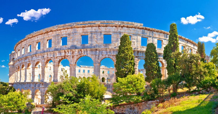 Here Are 10 Ancient Roman Amphitheaters Actually Worth Visiting