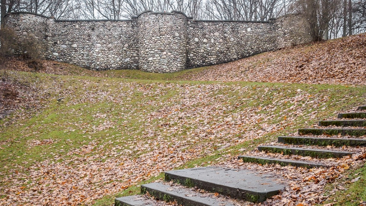Visit White Lady's Castle, One Of Rochester's Famous Haunts