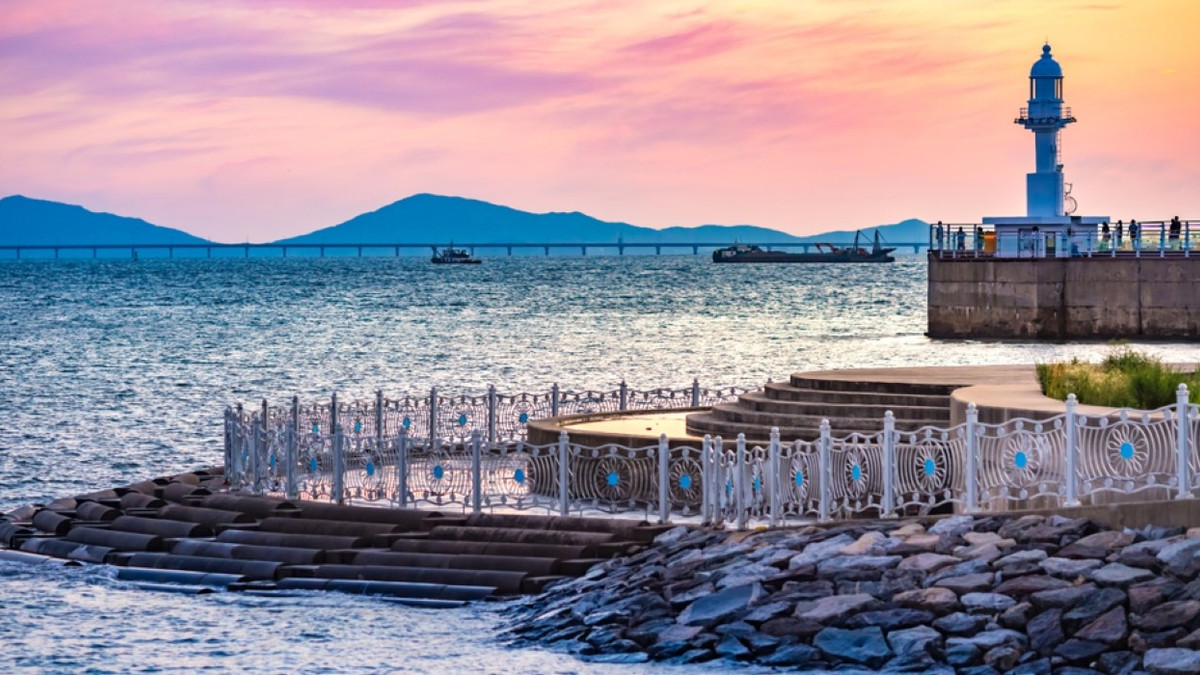 Take A Day Trip To Charming Wolmido Island Off Incheon's Coast