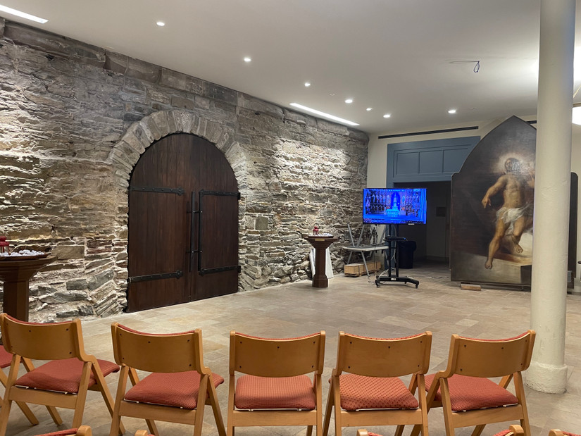 We Toured New York City's Catacombs By Candlelight, Here's What It Was Like