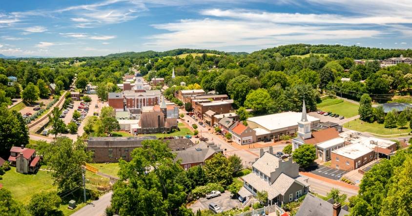 “The Dragon”: What Makes This Tennessee’s Most Dangerous Mountain Road