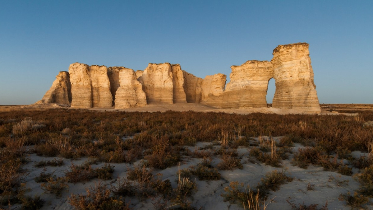 You Can Visit Monument Rocks, AKA The Kansas 'Chalk Pyramids'