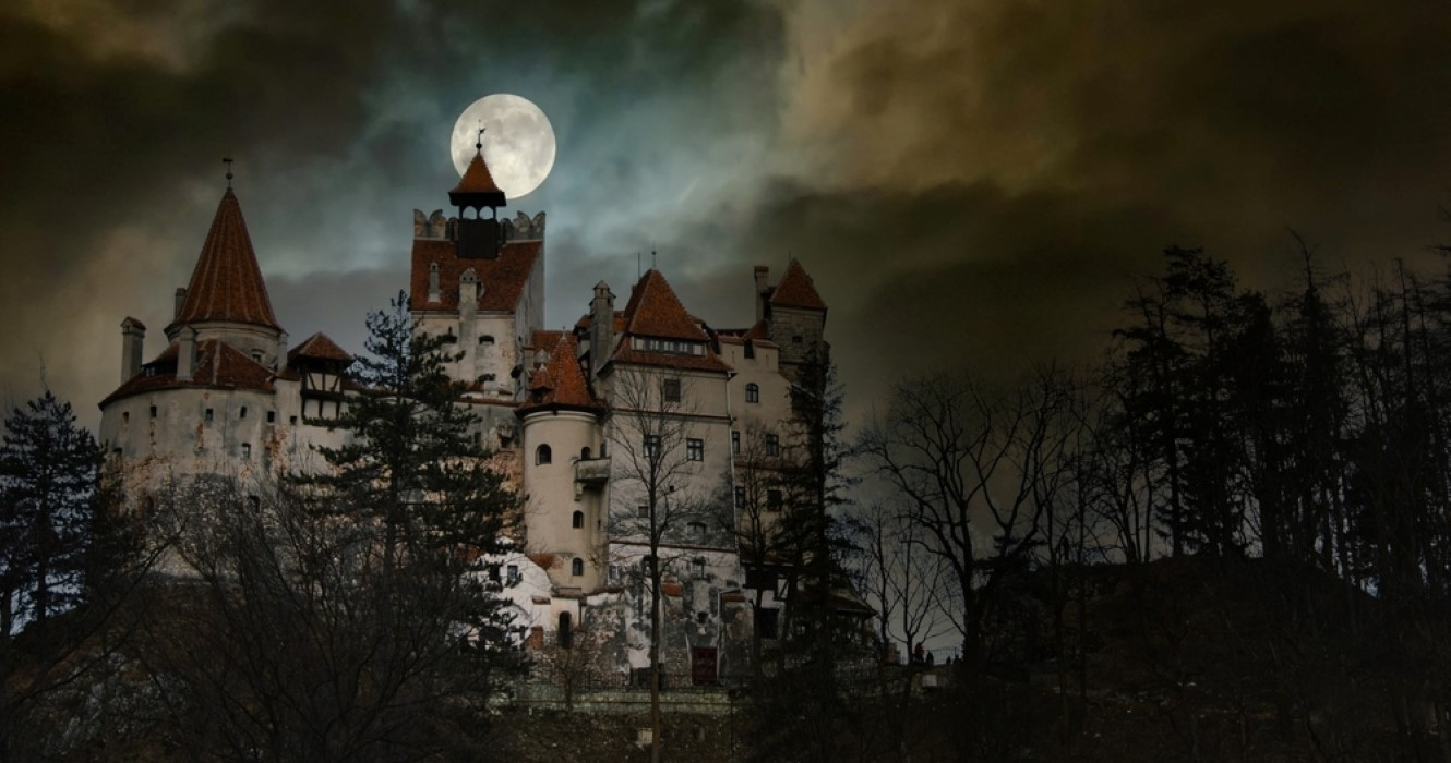 11 Historic Homes That Have Secret Rooms You Didn't Know About