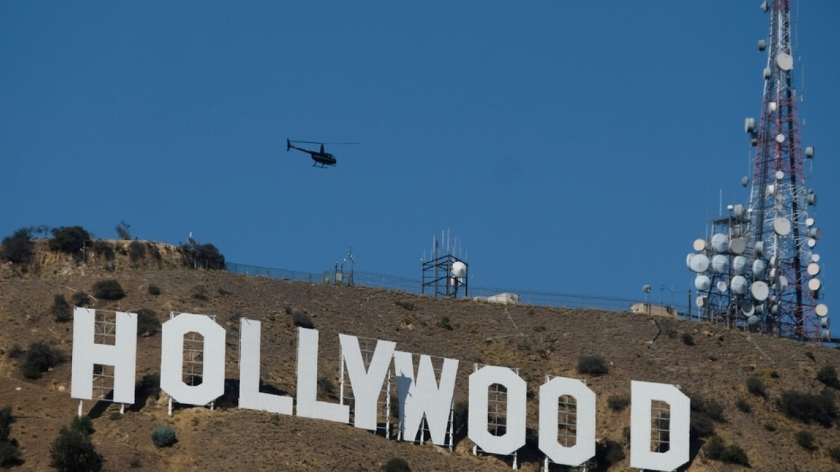 A Flight To The Stars: Take This Celebrity-Themed Helicopter Ride Over ...