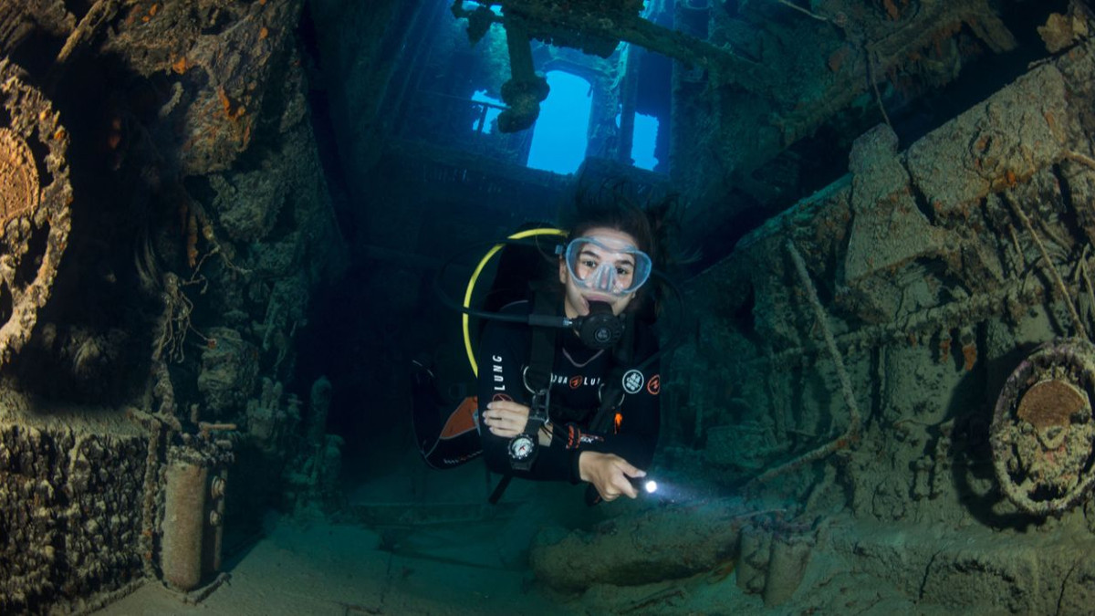 10 Deep Dives Into Bermuda’s Most Haunted Shipwrecks