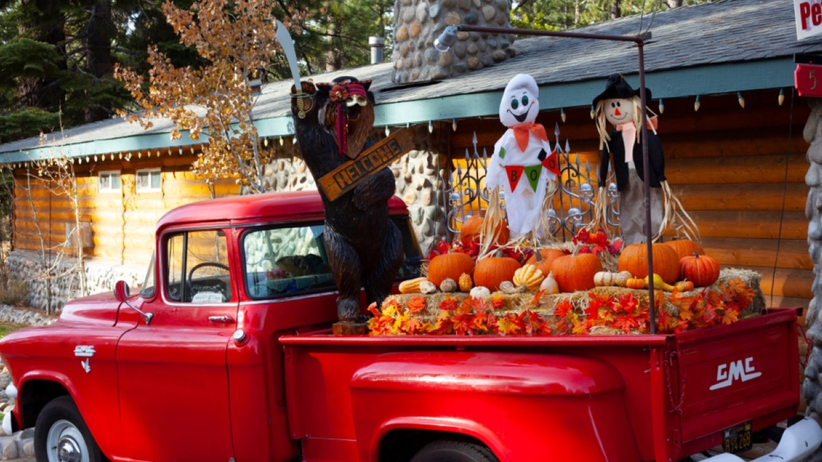 These Are The 10 Best Places To Celebrate Thanksgiving Weekend On The ...
