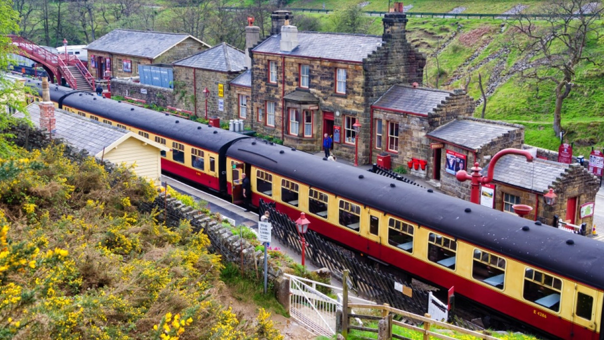 This England Station Was The Real-Life Setting For Hogsmeade Village