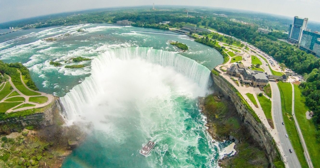 Niagara Falls: 14 Differences Between The Canadian & U.S. Sides