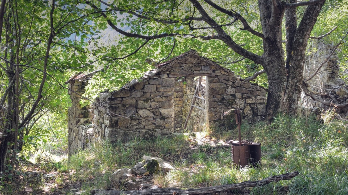 10 Italian Ghost Towns That Are Creepy All Year Round