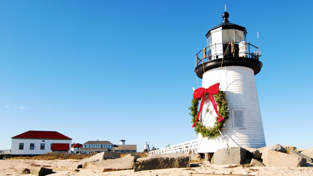 14 Most Beautiful Destinations To Celebrate Christmas On The East Coast ...