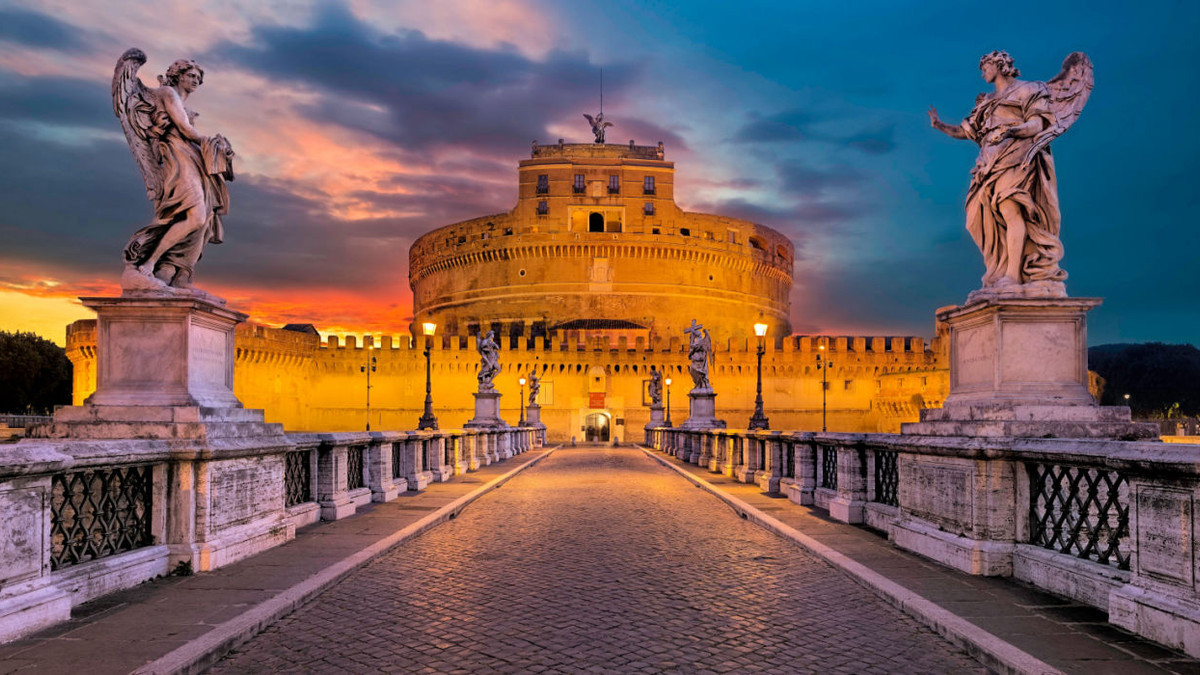 10 Most Iconic & Famous Mausoleums Around The World
