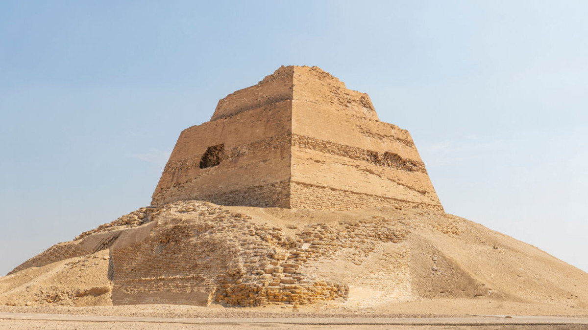 What To Know About The Massive Meidum Pyramid Collapse