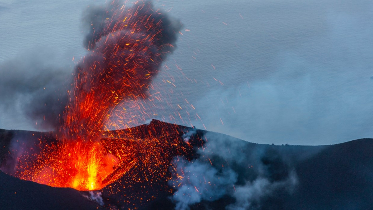 Everything You Need To Know About Italy's Constantly-Erupting Stromboli ...