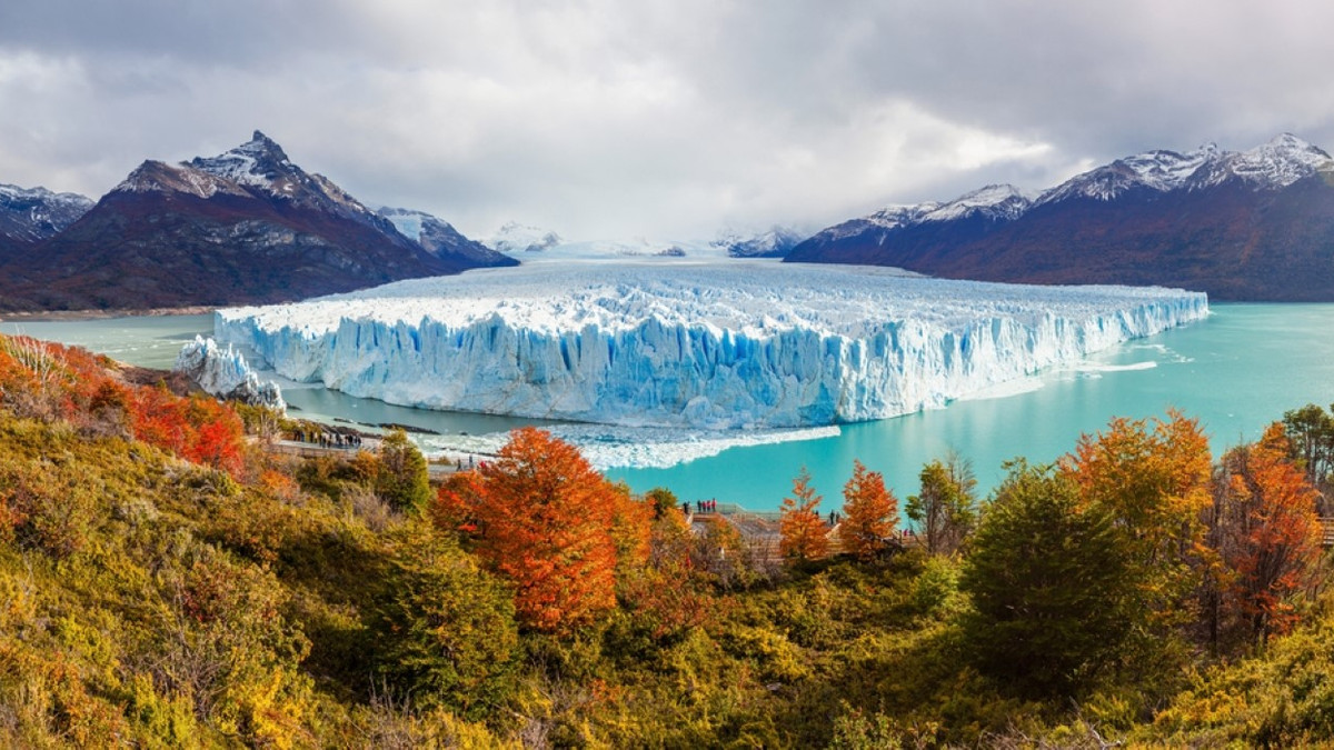 10 Places Where You Can Still See Icebergs Today