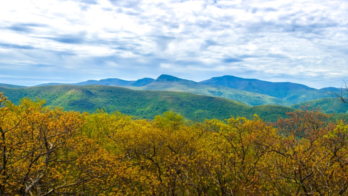10 Scenic Adirondacks Road Trips That Offer The Best Mountain Views