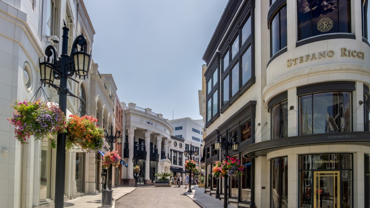 10 Things To Know Before Shopping On Rodeo Drive