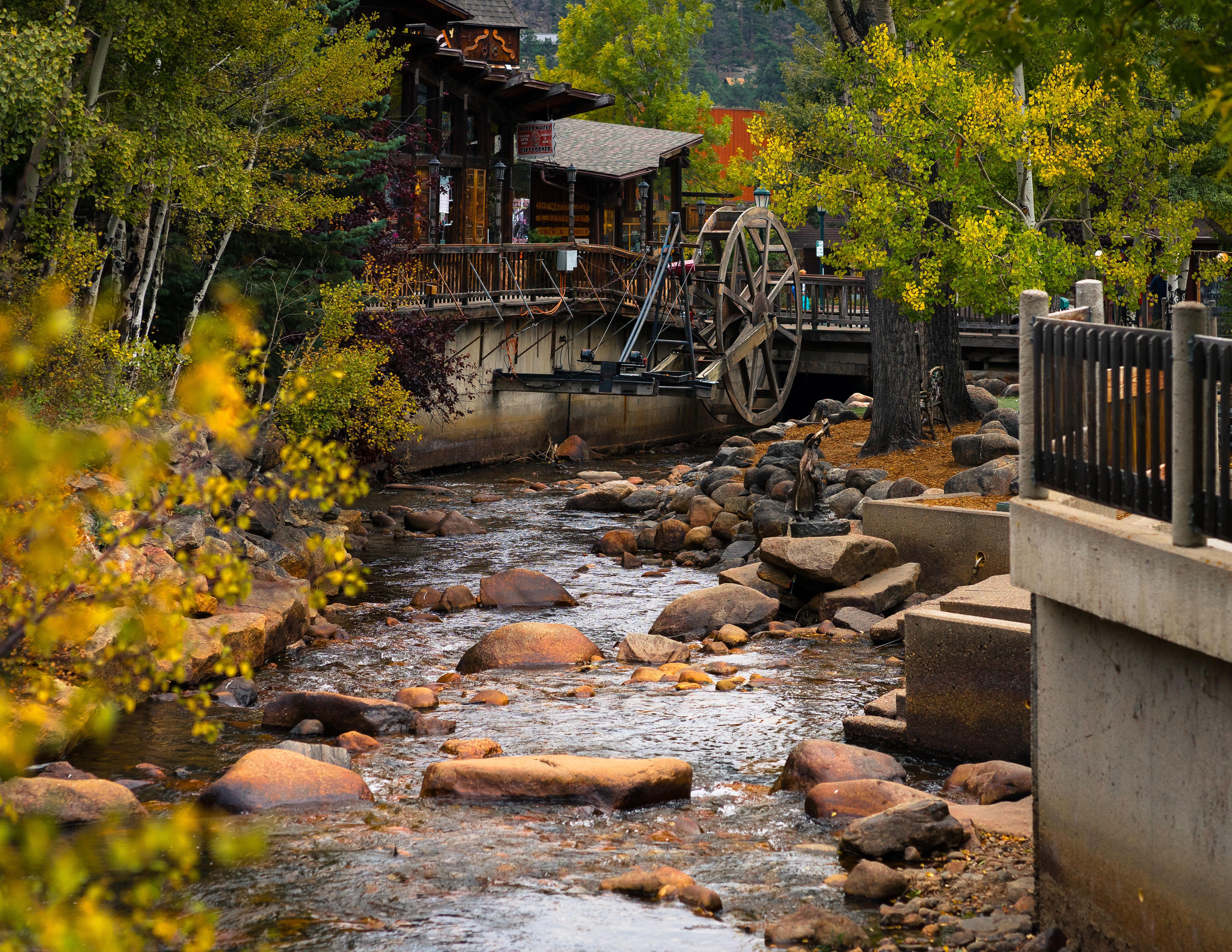 7 Best Colorado Towns For Fall With Telluride Vibes, But Better