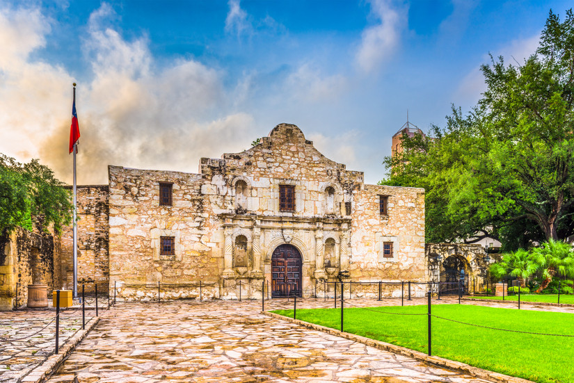 10 Famous Texas Landmarks You Need To See At Least Once