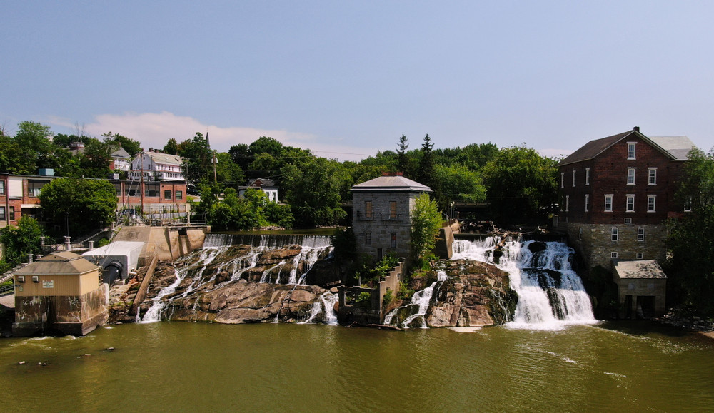 13 Most Mesmerizing Lake Towns In The US