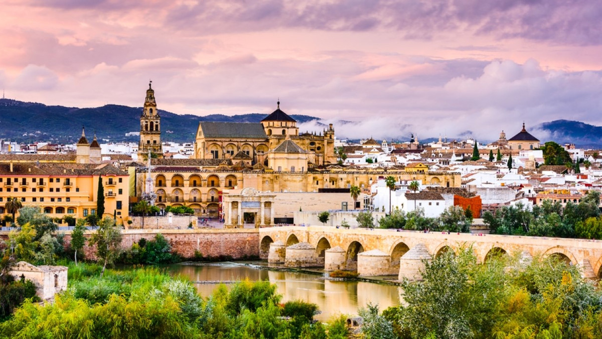This Famous Ancient Roman Bridge Was The City's Only One For 2,000 ...