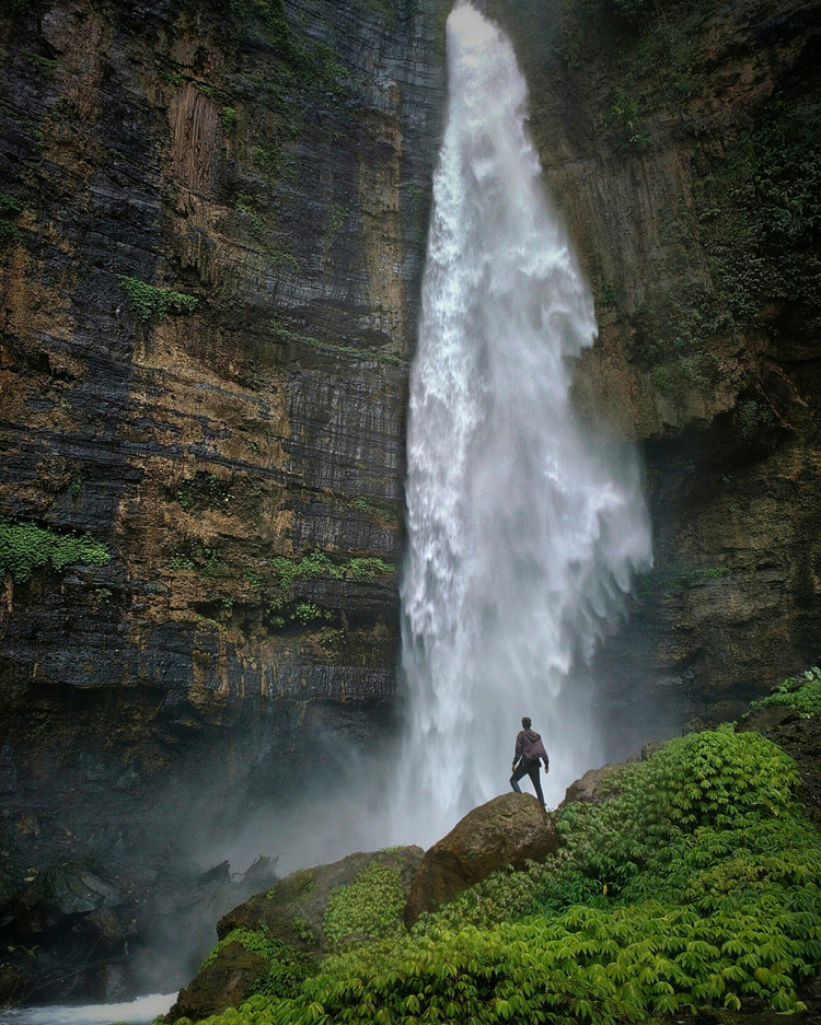 Reverse Waterfalls: They Exist And This Is How (& Where) To See Them