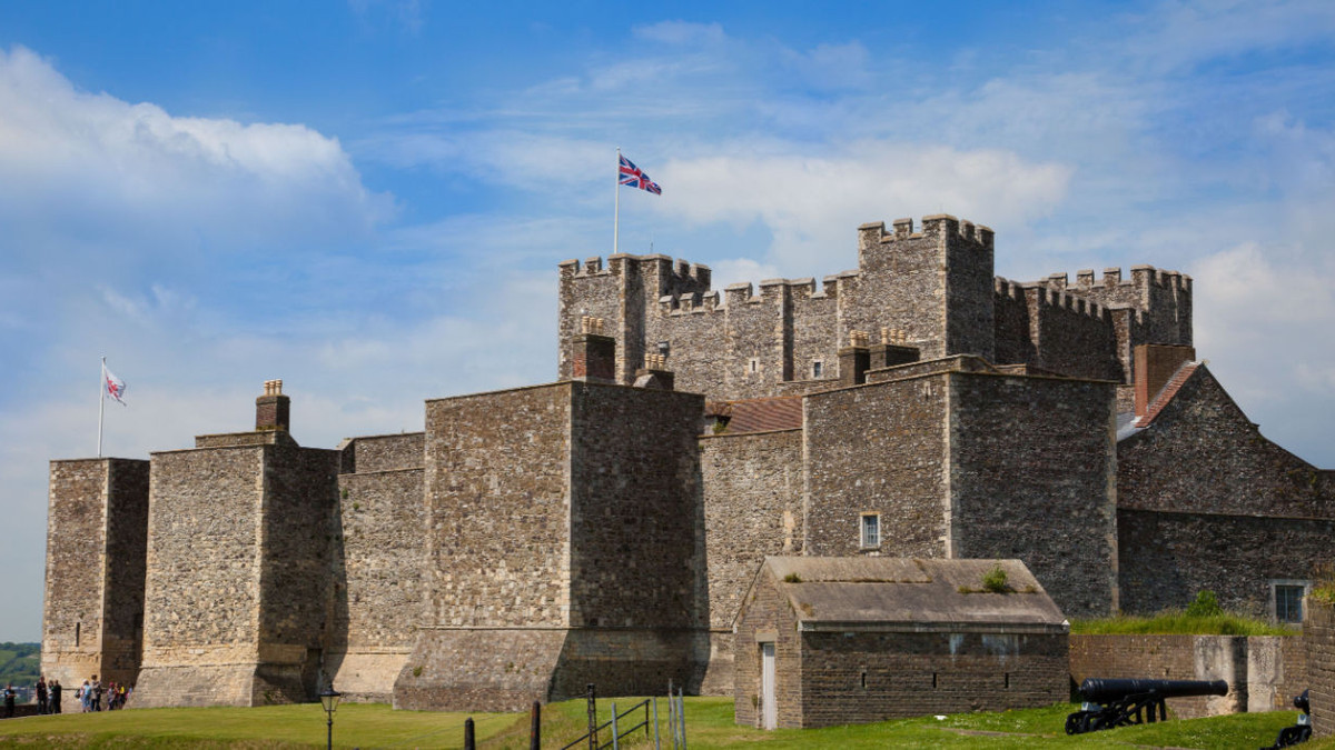 Visit Dover Castle: A Living Castle & The "Key To England"