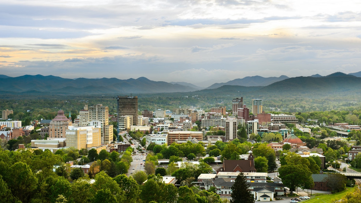 10 Things To Do In Asheville: Complete Guide To The Artsy Mountain Town