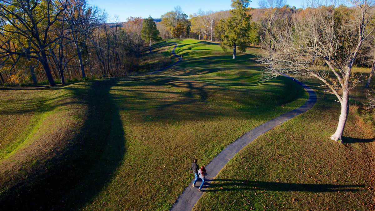 Visit Ohio's Great Serpent Mound: The Largest Ancient Serpent Effigy In ...