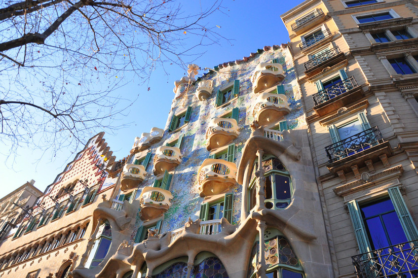 Architecture 101: 14 Of The World's Most Beautiful Houses