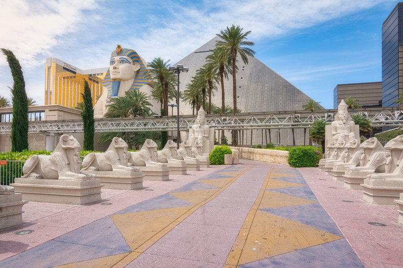 At 30 Stories High: The Luxor Las Vegas Pyramid Is Just As Large As ...