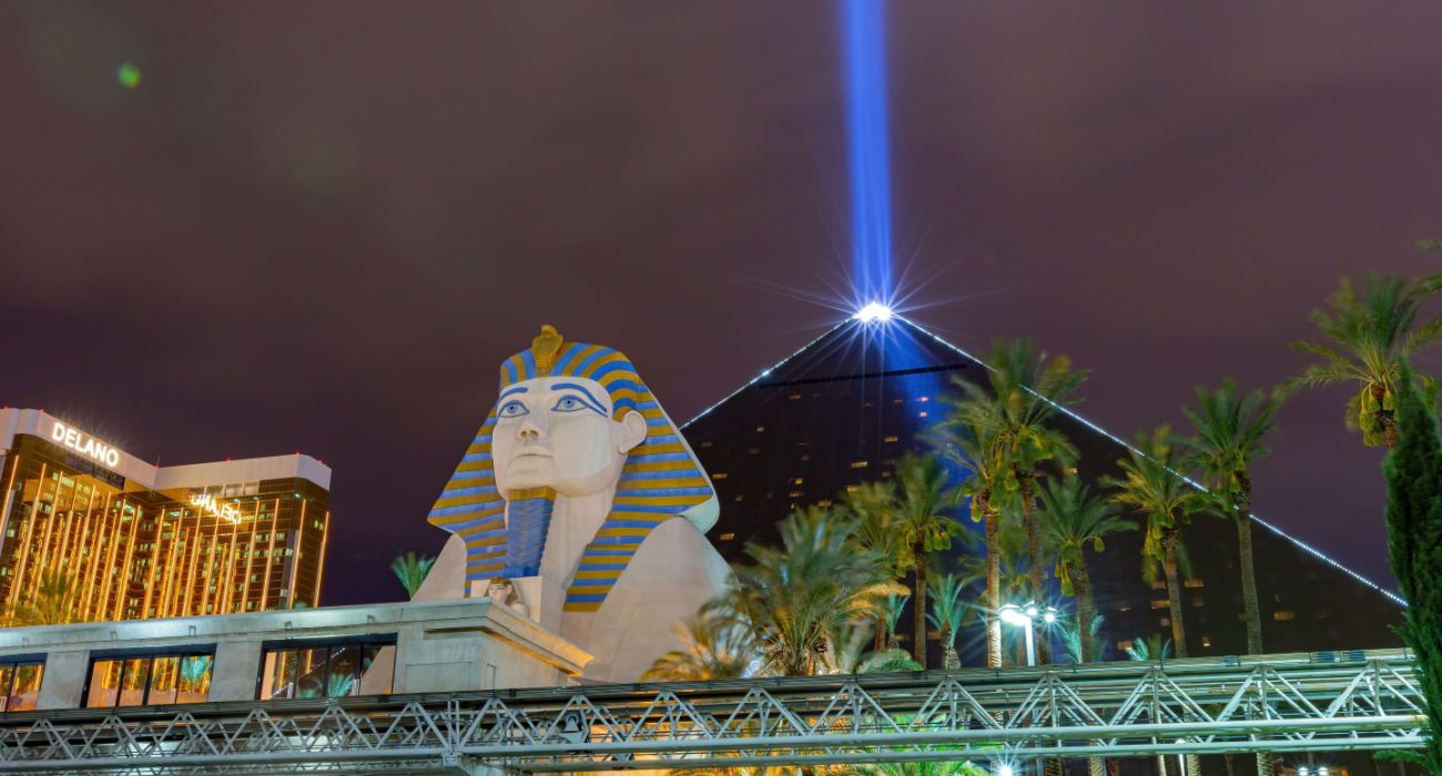 At 30 Stories High: The Luxor Las Vegas Pyramid Is Just As Large As ...