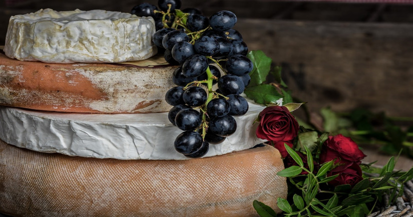 12 Dining Rules To Obey When Eating Around The World