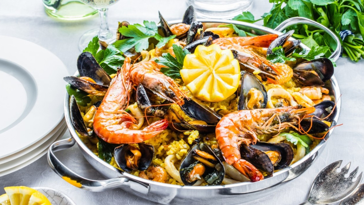 16 Best Barcelona Restaurants Where The Locals Go