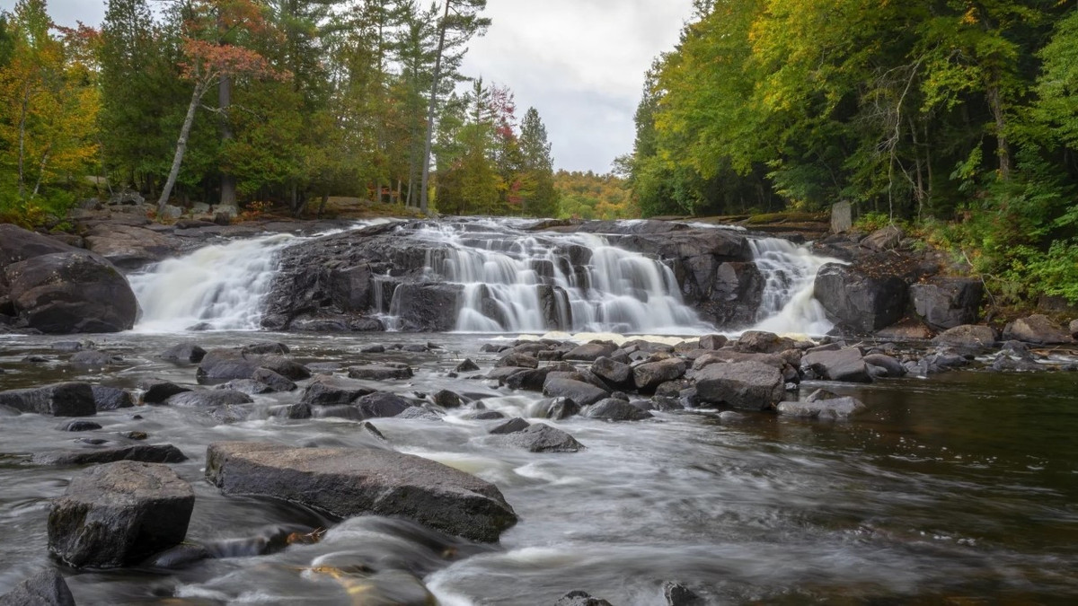 10 Of The Best State Parks Near Syracuse For Hiking & Trail Trekking