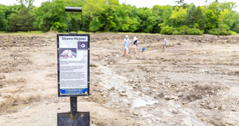 12 Best Spots For Rock Collecting In The Country
