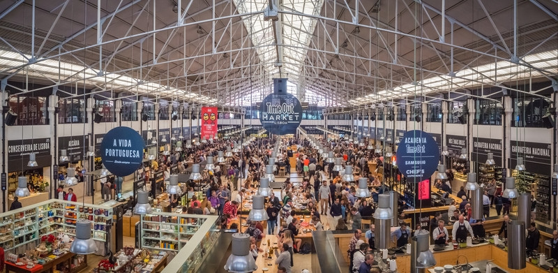 10 Best Markets In Portugal For Food And Souvenirs