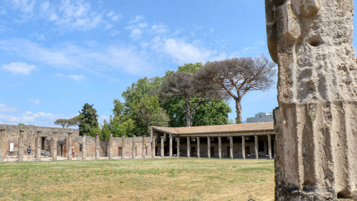How To See The Gladiator Barracks Of Pompeii, Where Roman Soldiers Trained