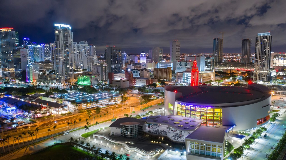 10 Affordable Yet Highly Rated Miami Hotels Where You Can Enjoy Luxury ...
