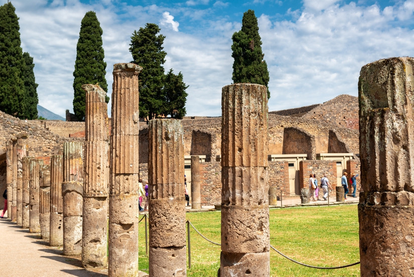 How To See The Gladiator Barracks Of Pompeii, Where Roman Soldiers Trained