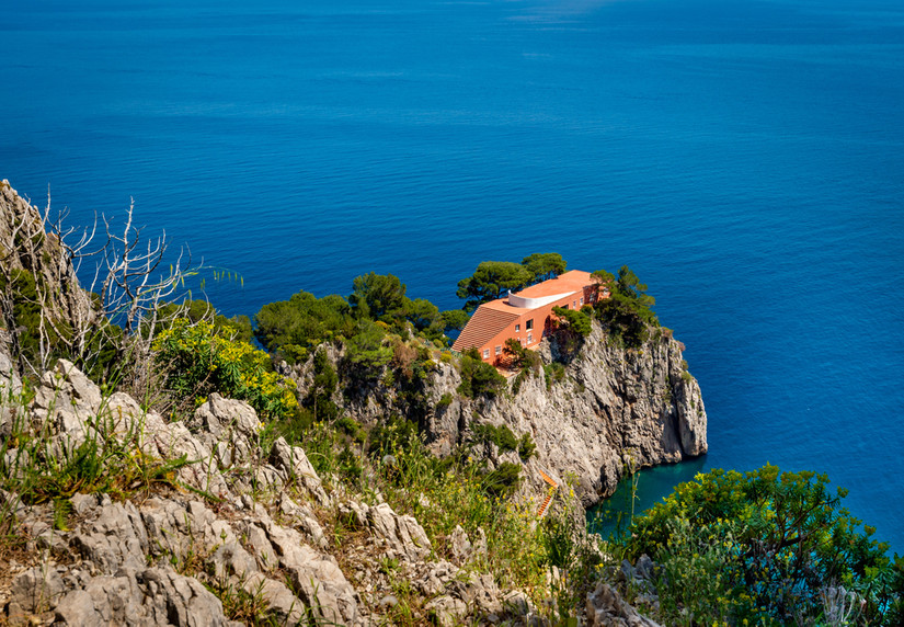 Architecture 101: 14 Of The World's Most Beautiful Houses