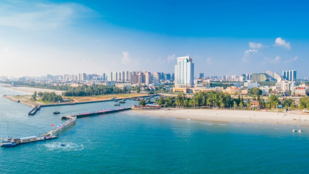 10 Most Beautiful Beaches In China To Explore, From Crystal Waters To ...