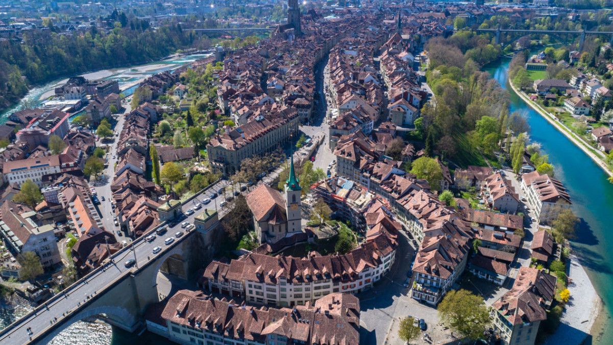 Visit Switzerland's Bern Old Town & See Why The Medieval Town Is UNESCO ...